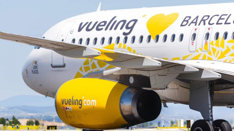Vueling Review: Now booking flights and hotels